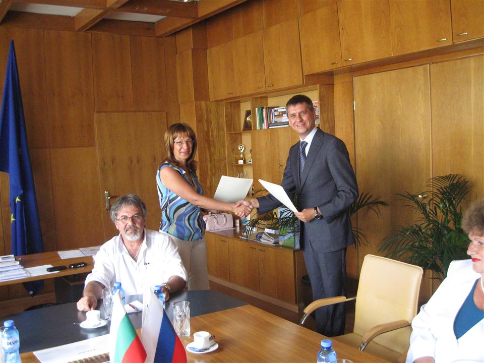 Галина Стоянова приема лично Кмета на Толияти Новини за Казанлък