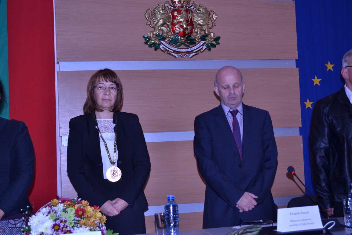 Кметът на община Казанлък Галина Стоянова общинските съветници и кметовете на кметства встъпиха