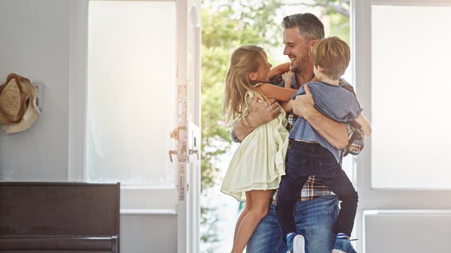 Бащите ще ползват 2 месеца отпуск за отглеждане на дете до 8 г Новини за Казанлък