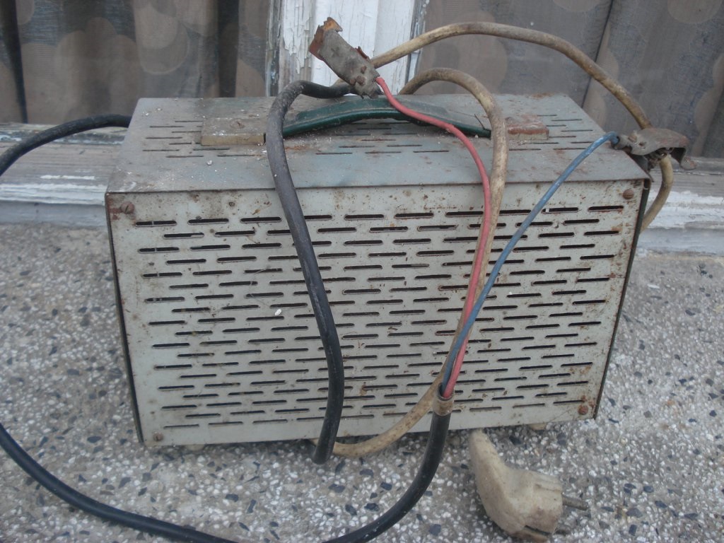 Казанлъчанин отмъкна зарядно за акумулатори от Жигули в Овощник Новини за Казанлък