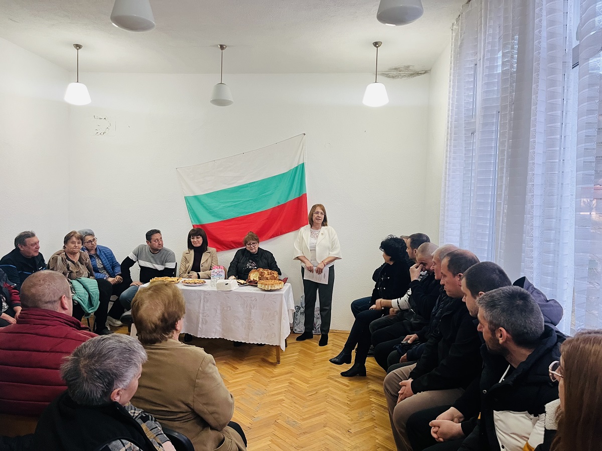 При изключителен интерес се проведе срещата на кмета на община Казанлък